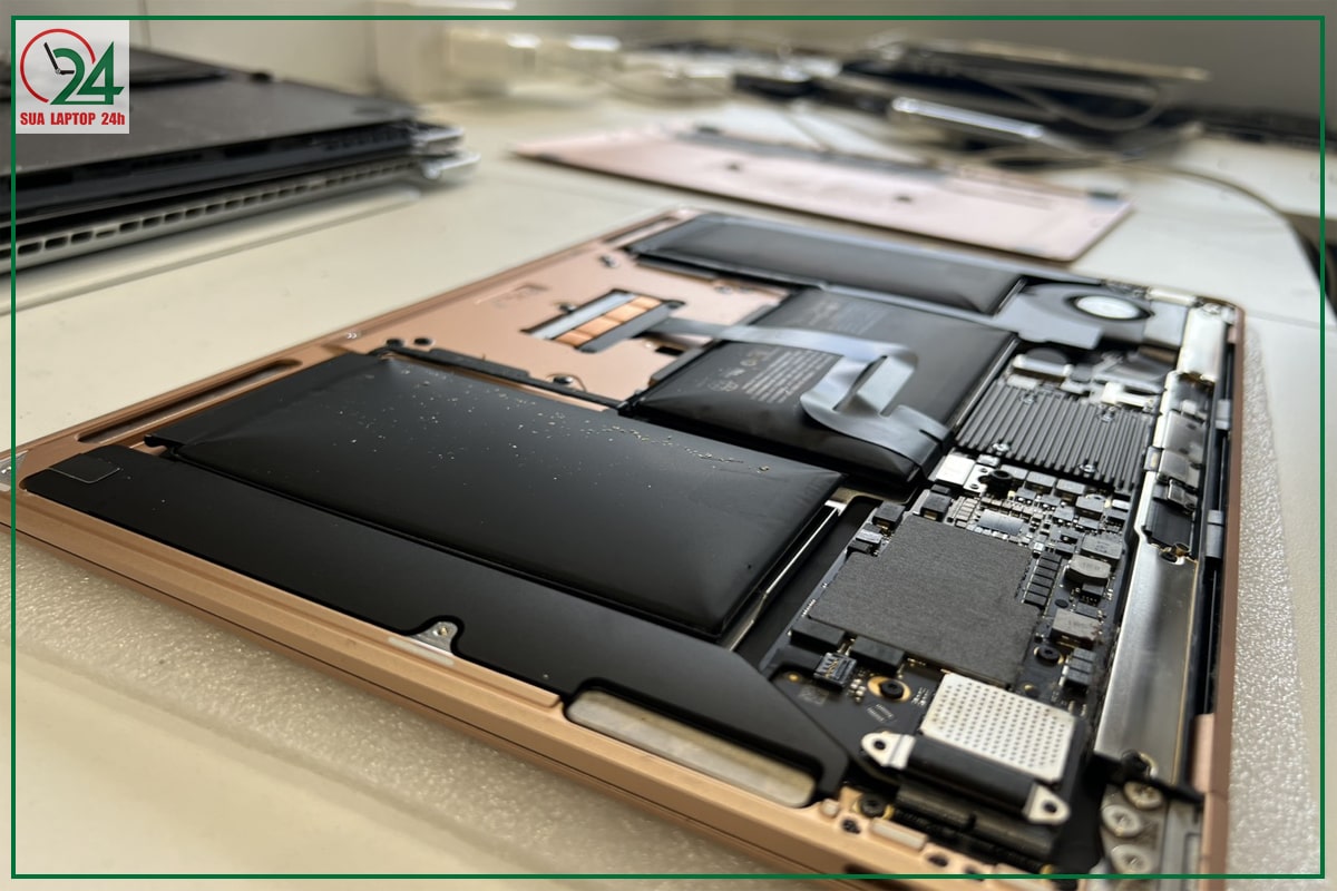 Nguyên nhân khiến pin Macbook bị phồng và cách khắc phục | Thành Vinh Center